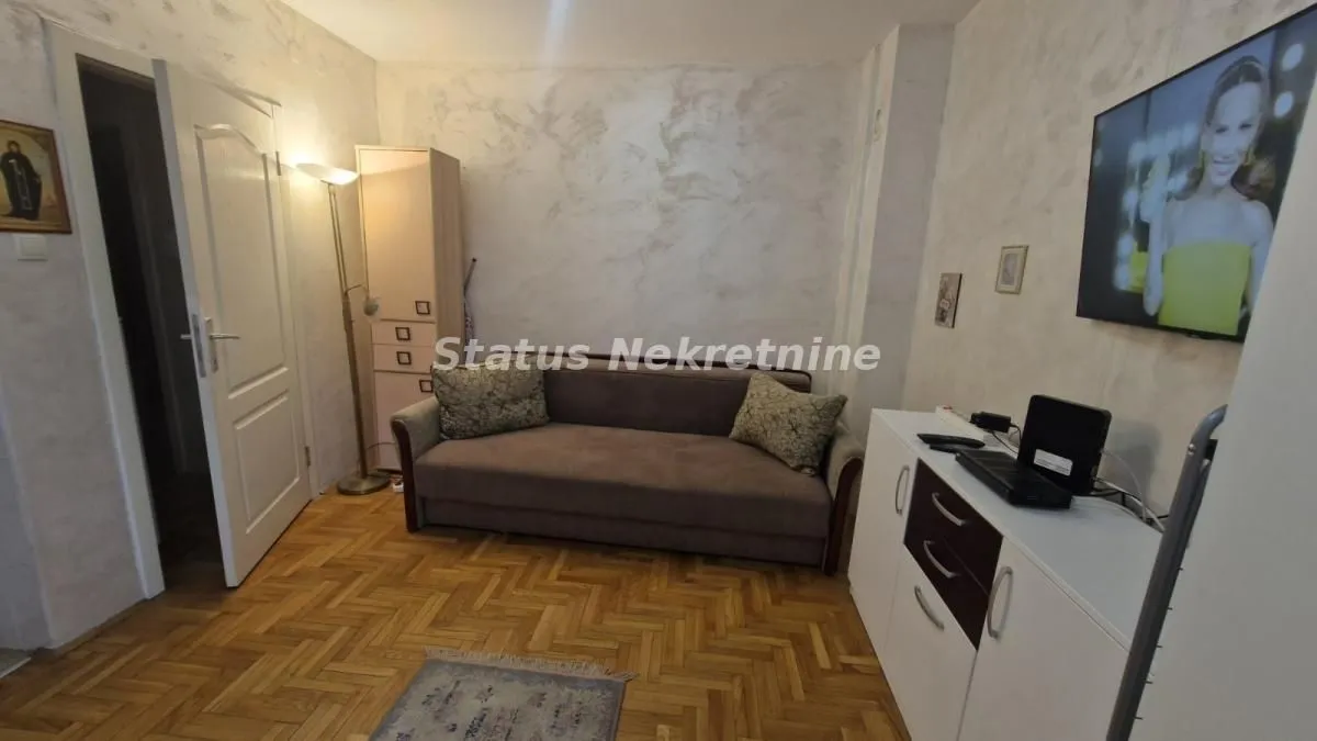 Izdavanje, garsonjera, 24m2, Banatić, Novi Sad, Novi Sad