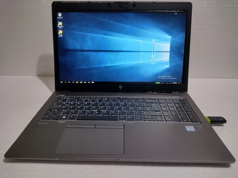 HP ZBook 15 Ryzen 7 pro 2700U 8GB/256gb NVMe