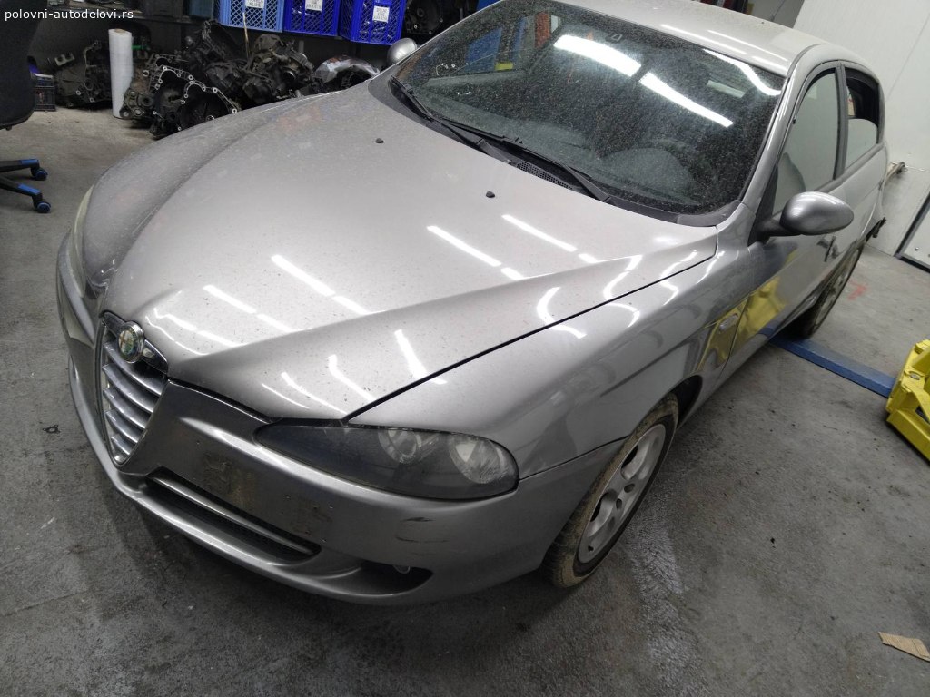 Alfa Romeo 147 ris komplet auto u delovima kod boje 651 Orig