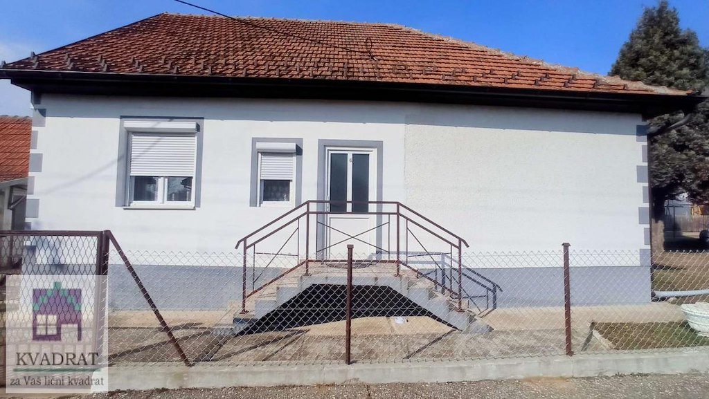 Kuća korisne povrsine 75m2, 3 ara placa, Rvati, Obrenovac - 95000€