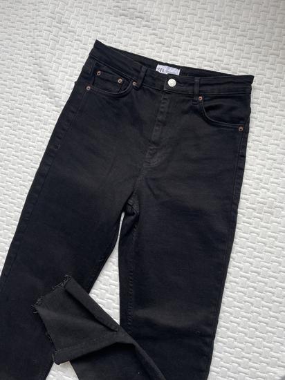 Zara pantalone sa razrezom sa strane 38