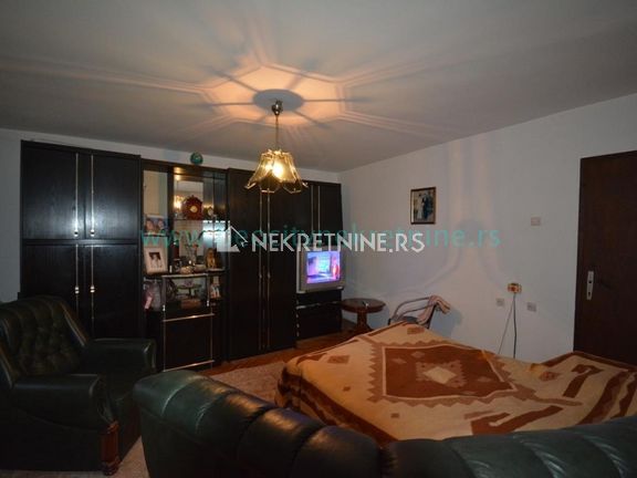 Rakovica, Centar, Ribarčeva, 5.0, 210m2, 150000EUR