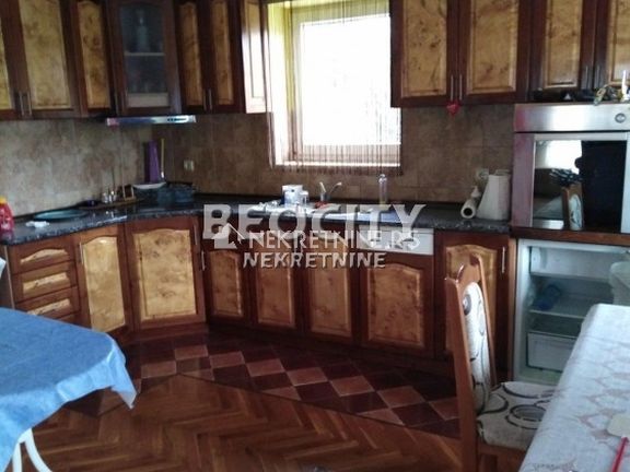 Novi Sad, Klisa, Radoslava Prodanovića, 6.0, 250m2, 200000EUR