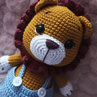 Heklana igračka lav, amigurumi