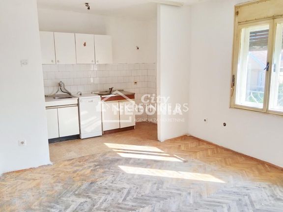 Kaluđerica, Ratka Pavlovića Ćićka, 3.5, garaža 40m2 ID#9761