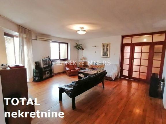 Četvorosoban stan NOVI SAD, 163150€