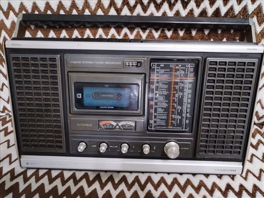 grundig C-9000 radio kasetofon