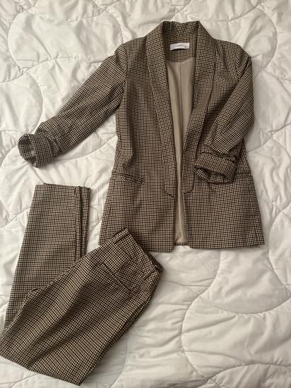 KOMPLET - blejzer i pantalone RESERVED