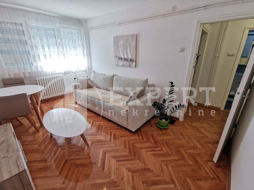 Jednosoban stan, 45 m2, Centar, Strahinjića Bana ID: i-013430