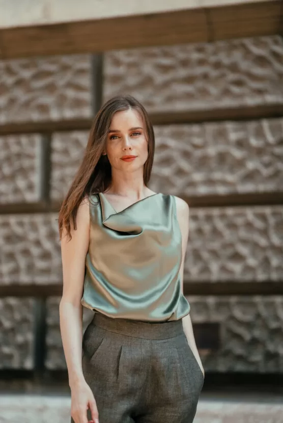 Svilena bluza bez rukava svetlo zelene boje