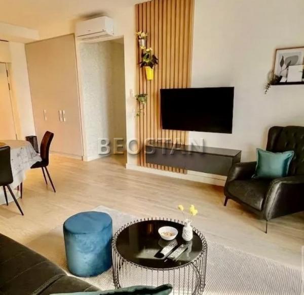 Bulevar Vudroa Vilsona, Trosoban stan za izdavanje, 75m2, 1.800€