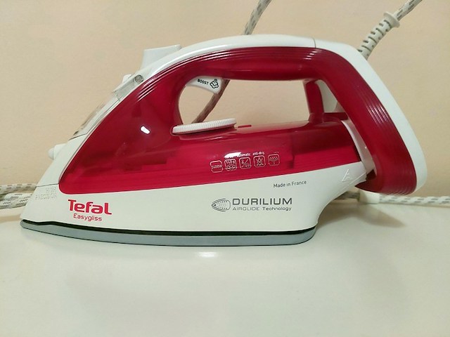 Tefal pegla na paru