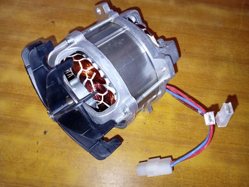 Motor za el. kosačicu 1300w novo