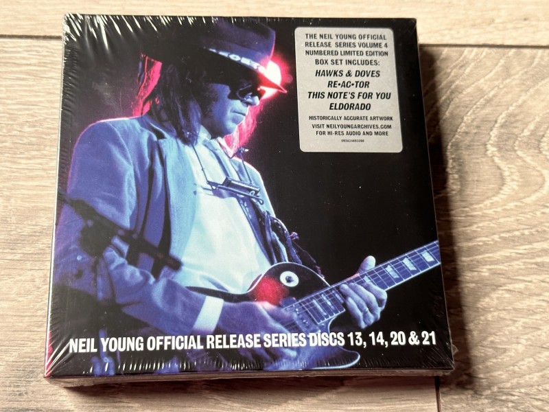 Neil Young (4Cd Box Set)Novo!