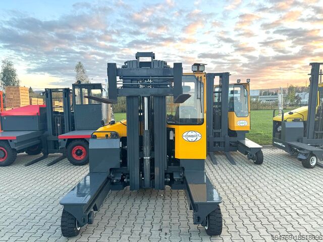 4 Way Forklift
Combilift C4000 / LPG / 2011year / Triplex 5500 mm