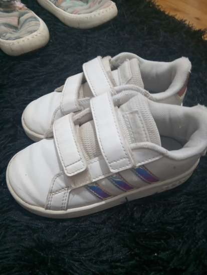 Adidas patike broj 25