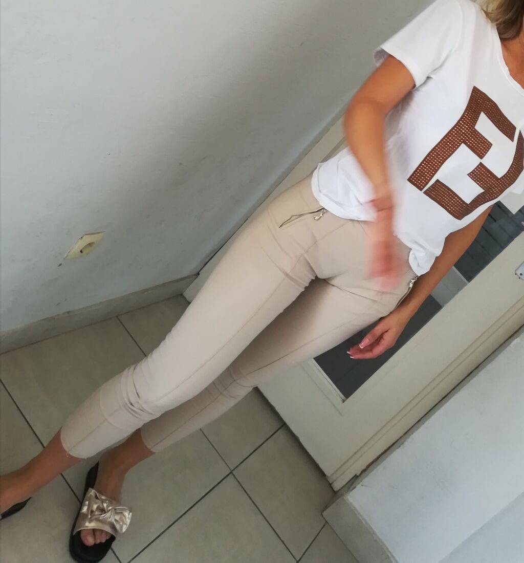 Prelepe pantalone sa puno elastina Vel S M Extra model i kvalitet uvoz