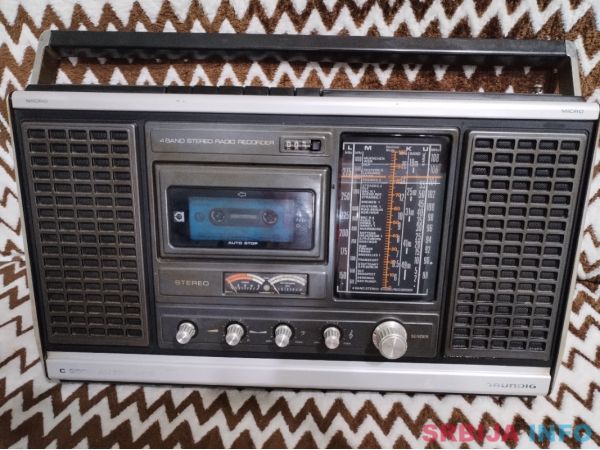 Grundig C-9000