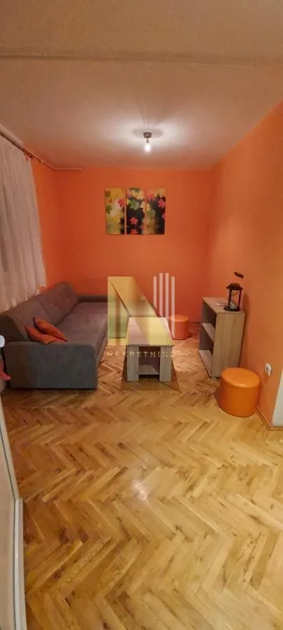 Izdavanje, dvosoban stan, 40m2, Centar, Novi Sad