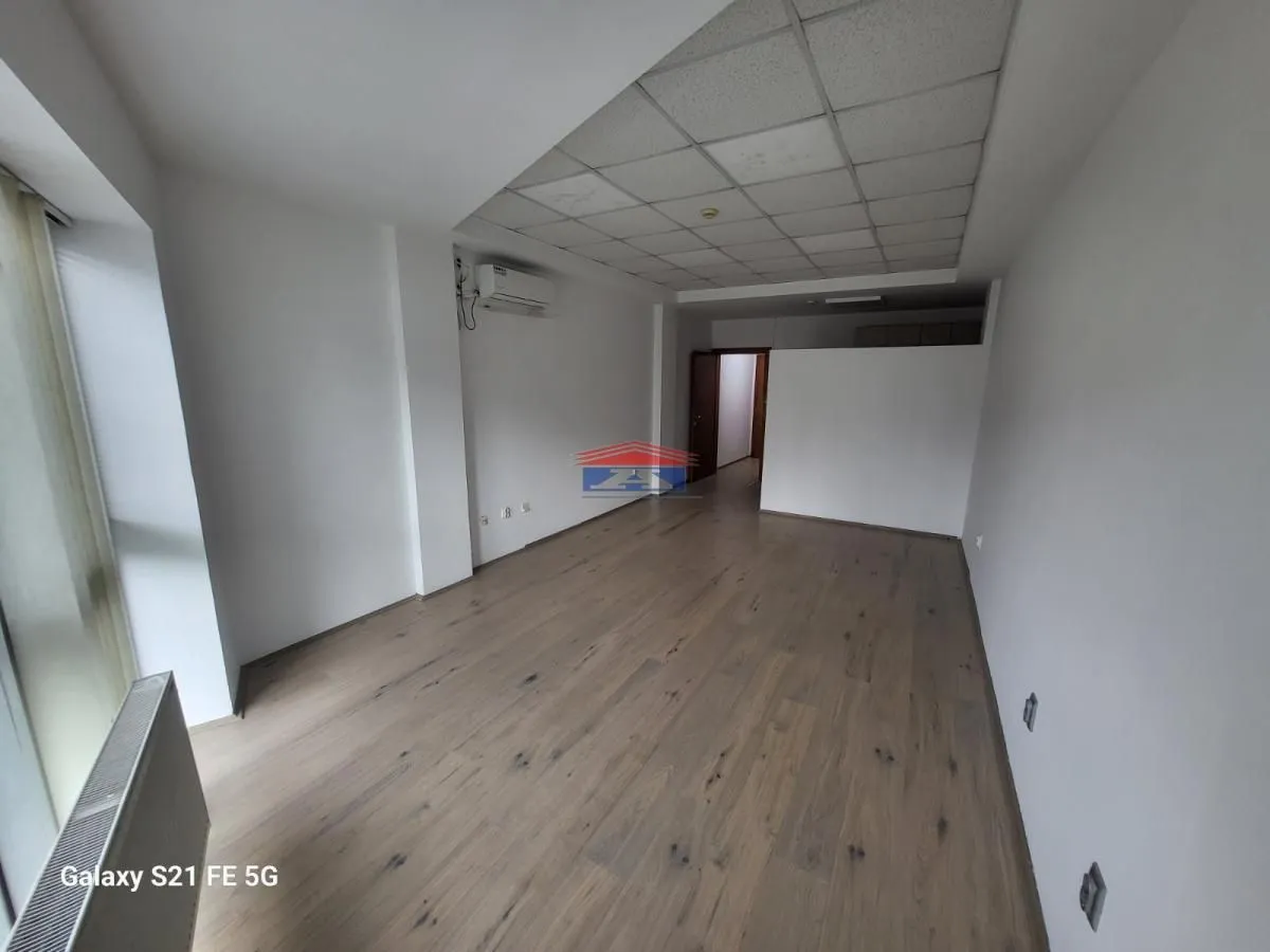 Izdavanje, poslovni prostor, 36m2, Centar, Novi Sad