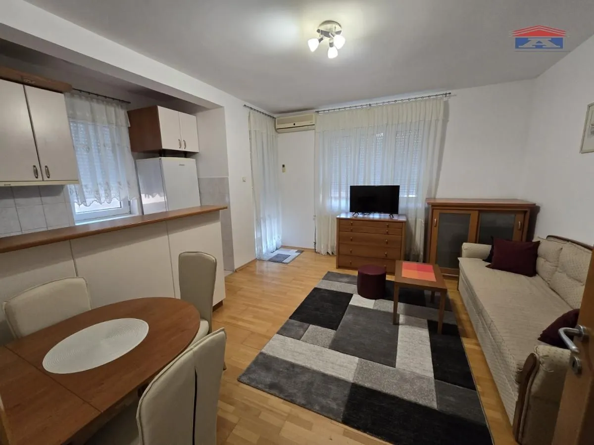 Izdavanje, jednosoban stan, 40m2, Grbavica, Novi Sad, Novi Sad