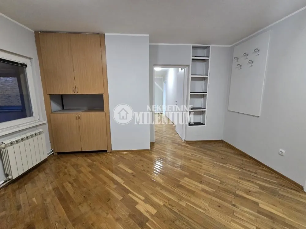 Izdavanje, petosoban stan, 130m2, Vukov Spomenik, Zvezdara, Beograd