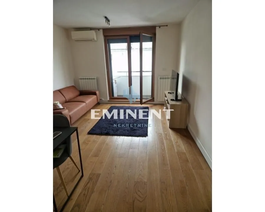 Izdavanje, jednosoban stan, 42m2, Zemun Centar, Zemun, Beograd