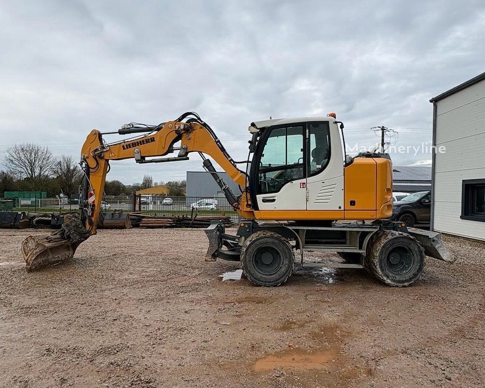 Liebherr A910 bager točkaš