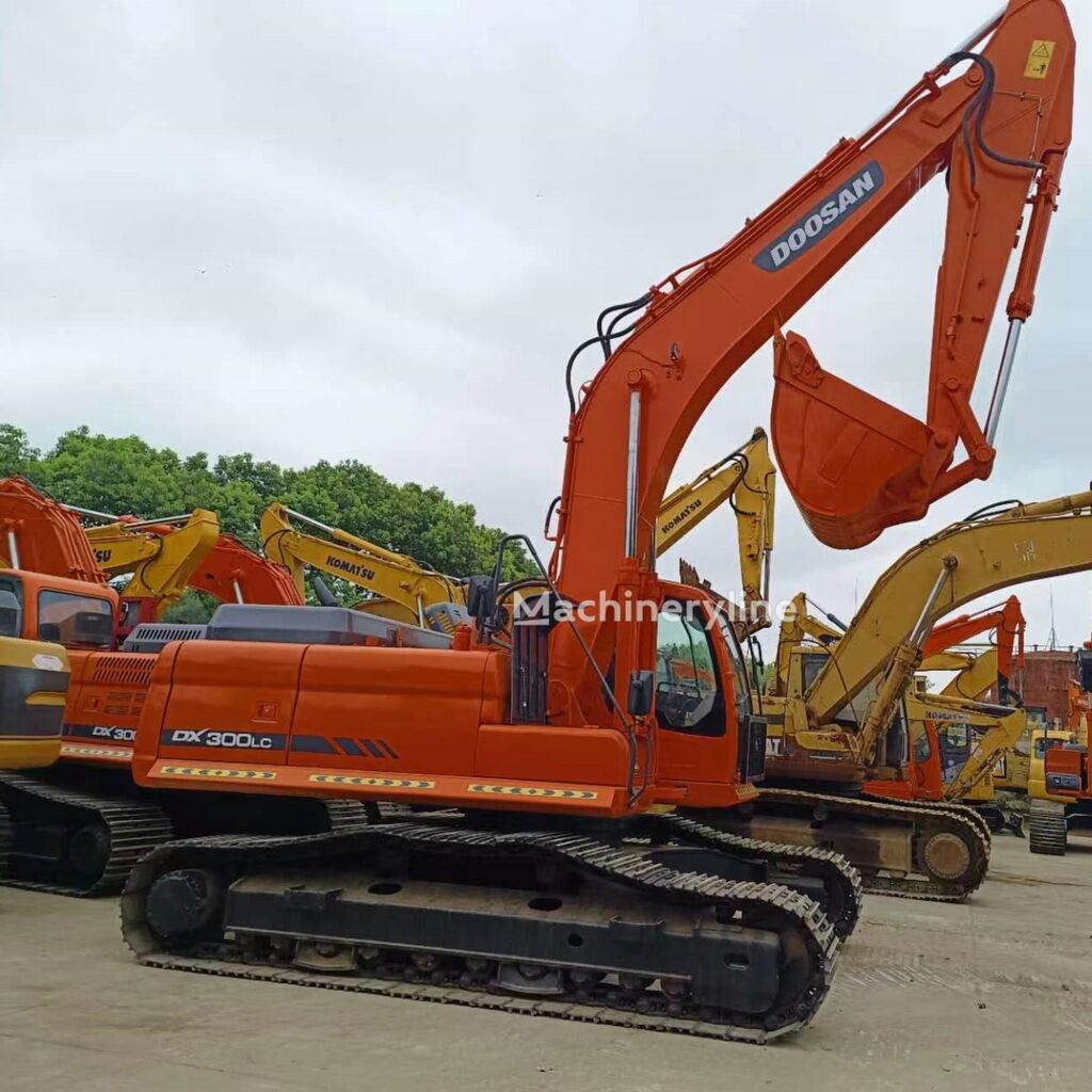 Doosan DX300 bager guseničar