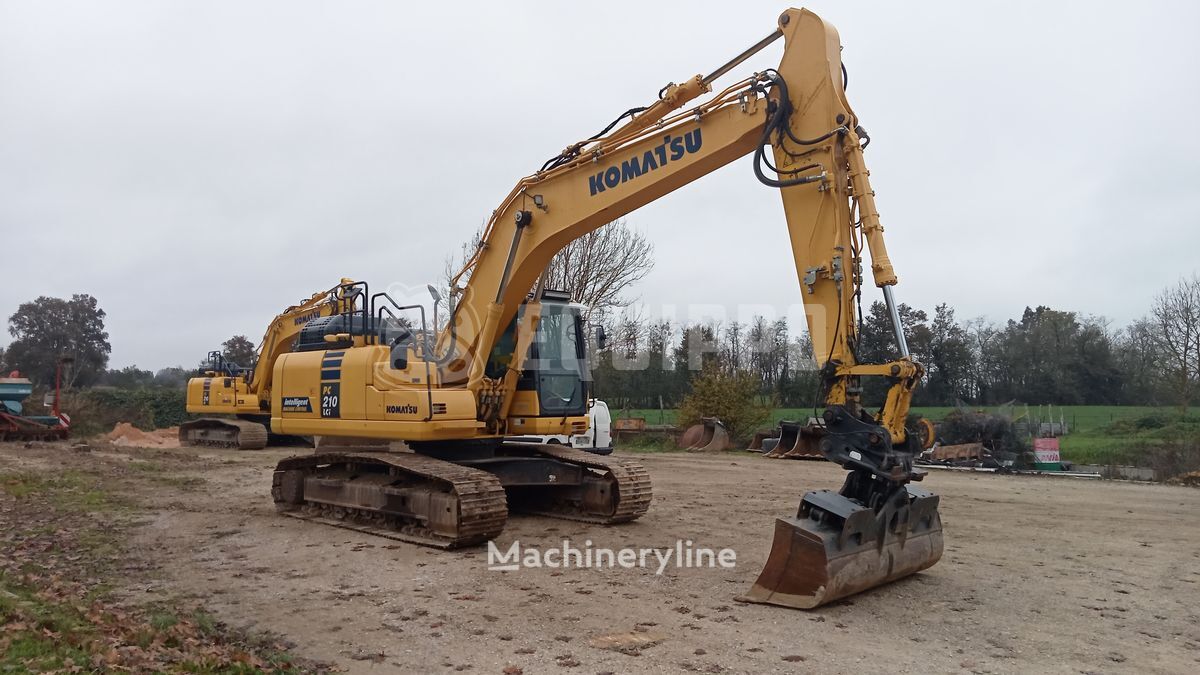 Komatsu PC210LCi-11 with 3D GPS system bager guseničar