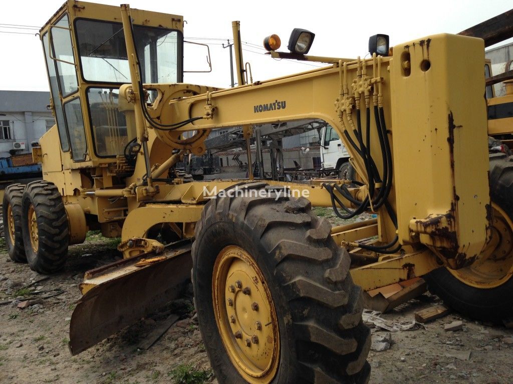 Komatsu GD511A grejder