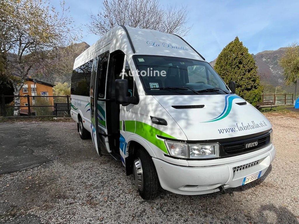 Prodaje se IVECO Daily minibus furgon na aukciji