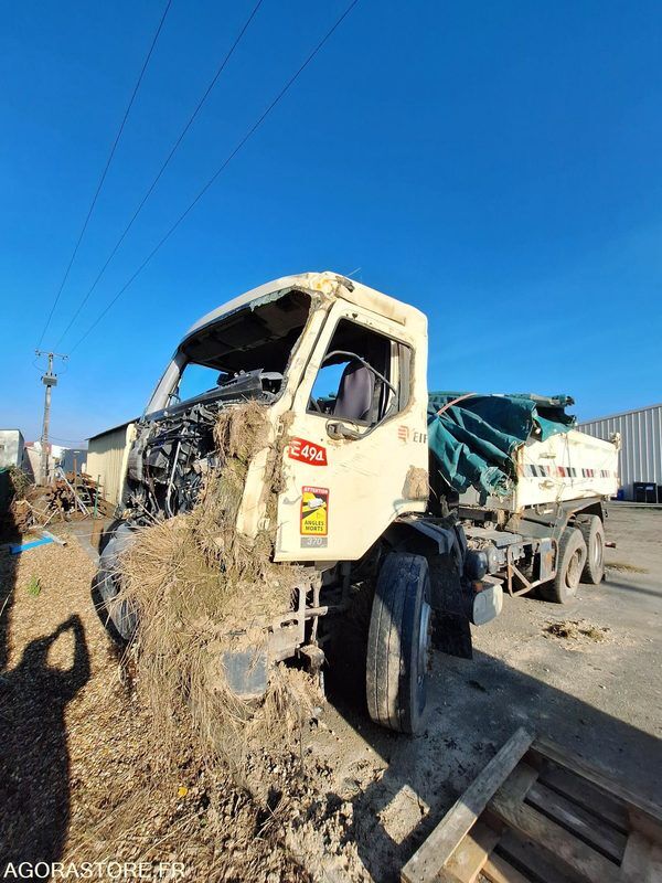 Prodaje se Renault KERAX kiper na aukciji