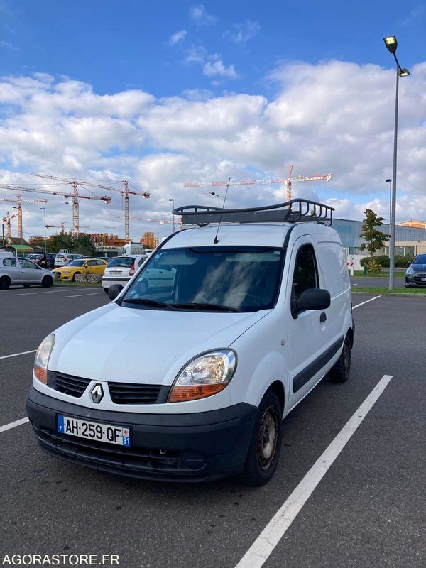 Prodaje se Renault KANGOO laki furgon na aukciji