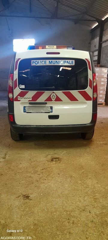 Prodaje se Renault KANGOO laki furgon na aukciji