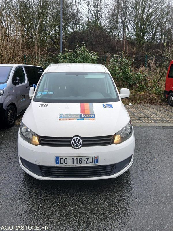 Prodaje se Volkswagen CADDY laki furgon na aukciji