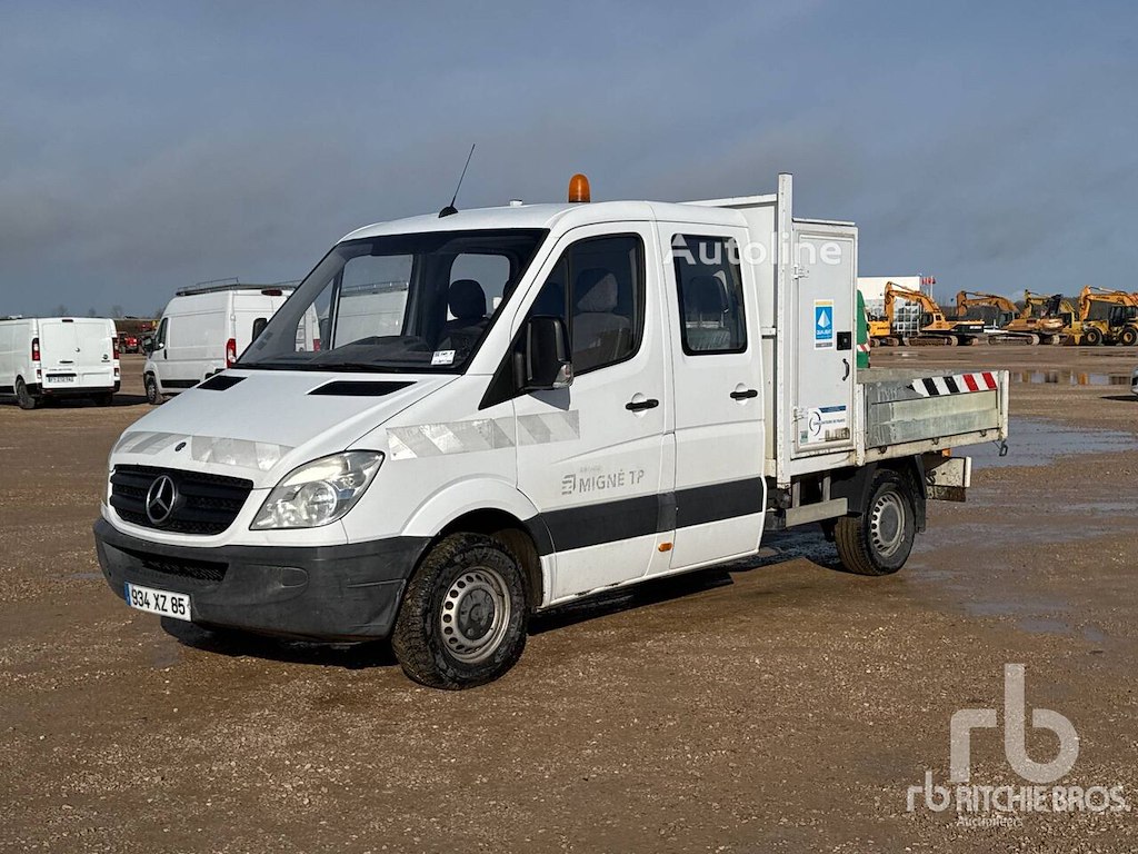 Prodaje se Mercedes-Benz SPRINTER 4x2 Vehicule Utilitaire (Inoper kamion s ravnom platformom na aukciji