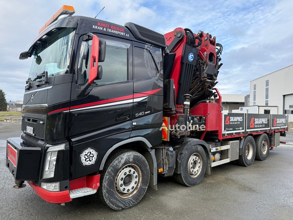 Prodaje se Volvo FH 540 8x2 euro 6 med Effer 955/8S kran kamion s ravnom platformom na aukciji