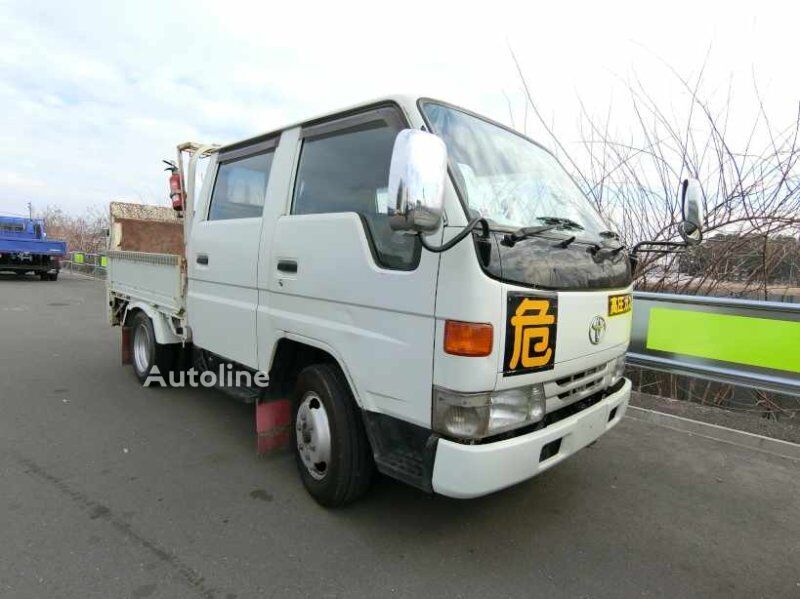 Toyota DYNA kamion s ravnom platformom