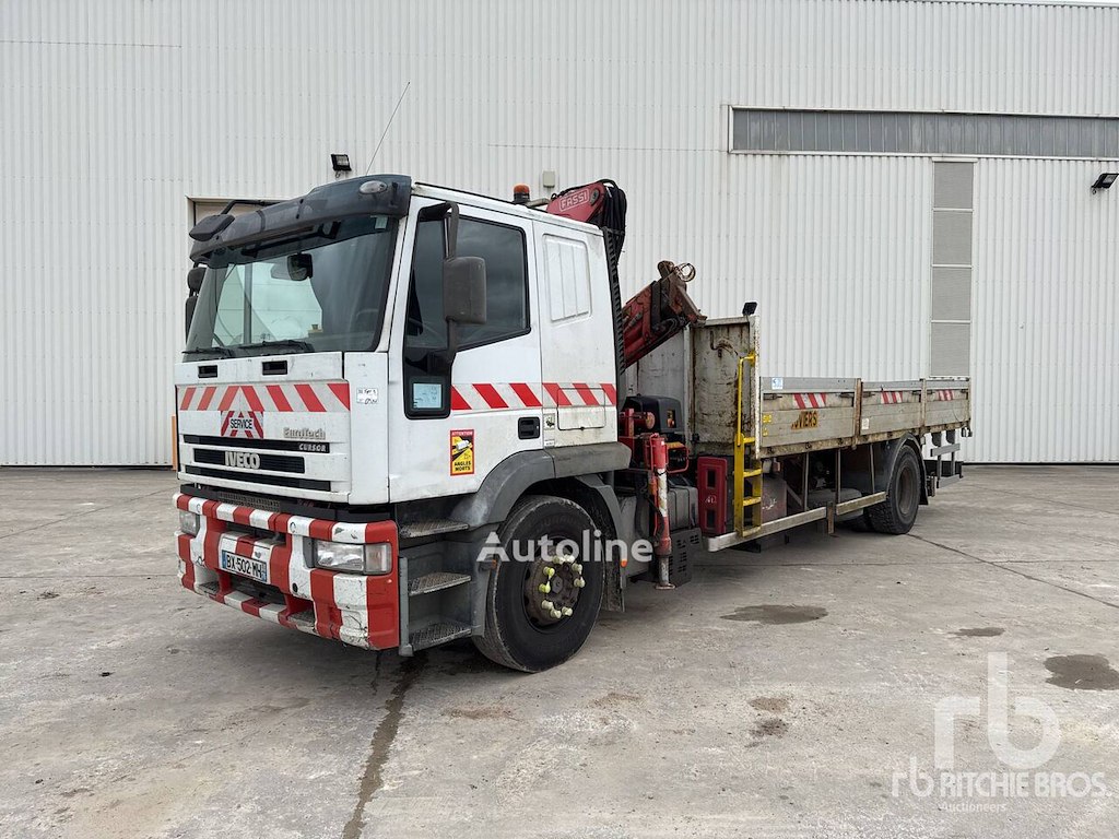 Prodaje se IVECO CURSOR EUROTECH 2002 Fassi F130A-22 5580 kg on kamion s ravnom platformom na aukciji