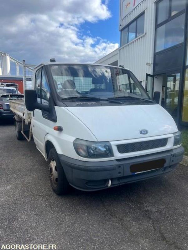 Prodaje se Ford TRANSIT kamion s ravnom platformom < 3.5t na aukciji