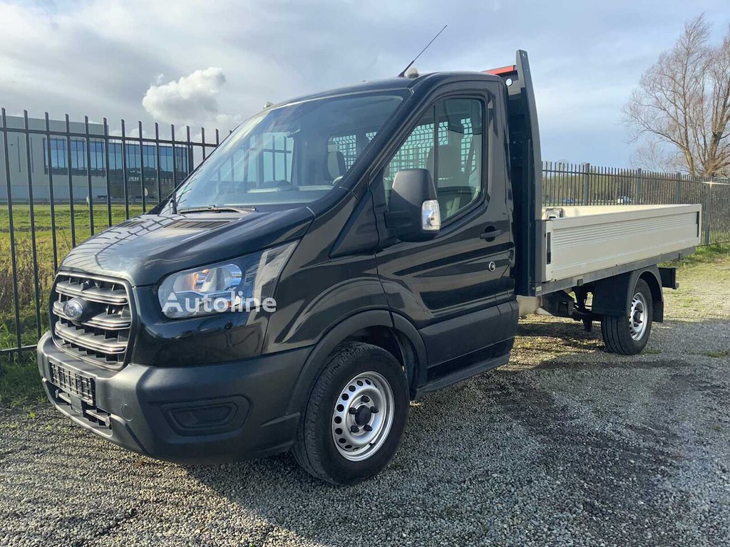 Prodaje se Ford Transit kamion s ravnom platformom < 3.5t na aukciji