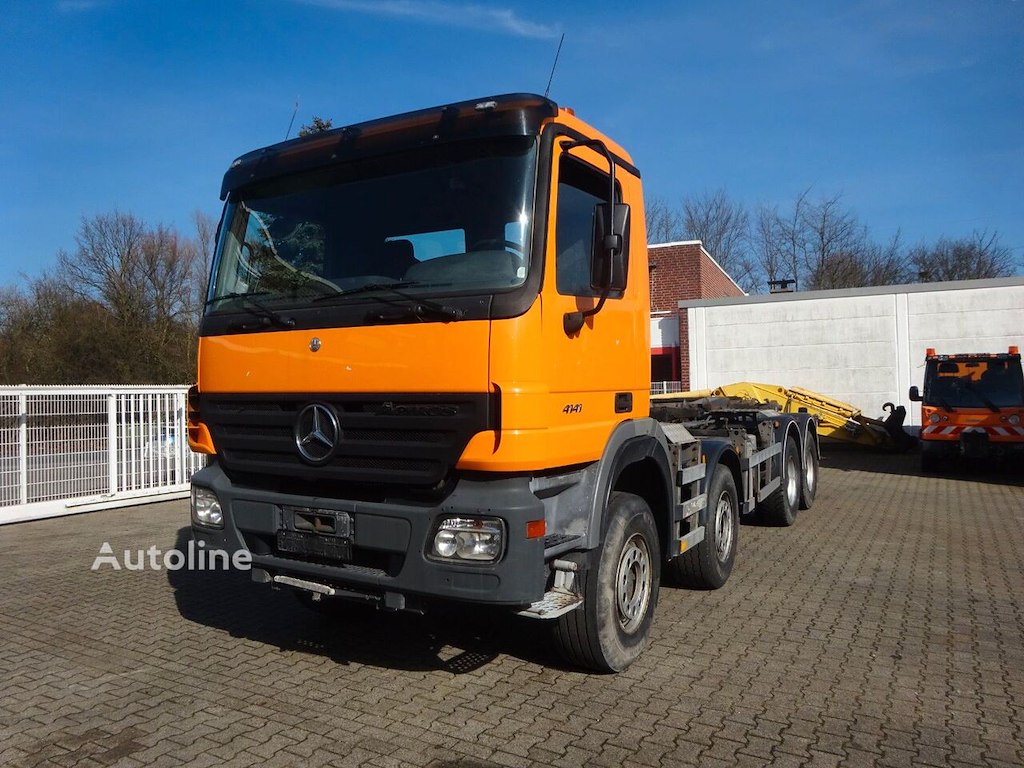 Mercedes-Benz 4141 Ketten-Abroller 8x4 kamion sa kukom za podizanje tereta