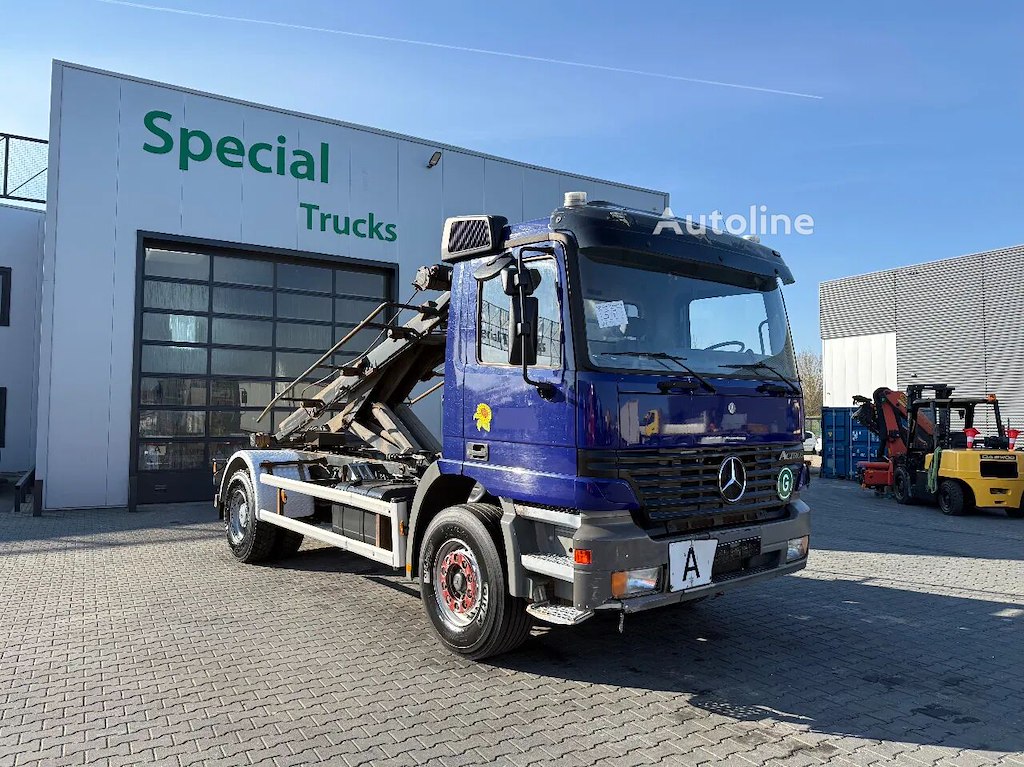 Mercedes-Benz Actros 1835 4x2 / Manual gearbox / Steel suspension / Only 15650 kamion sa kukom za podizanje tereta