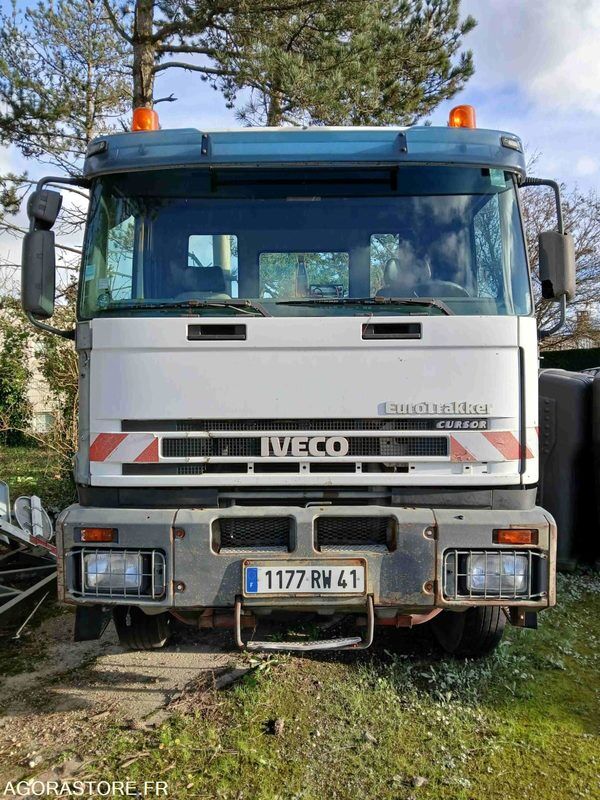 Prodaje se IVECO 190E27 rol kiper sa kukom na aukciji