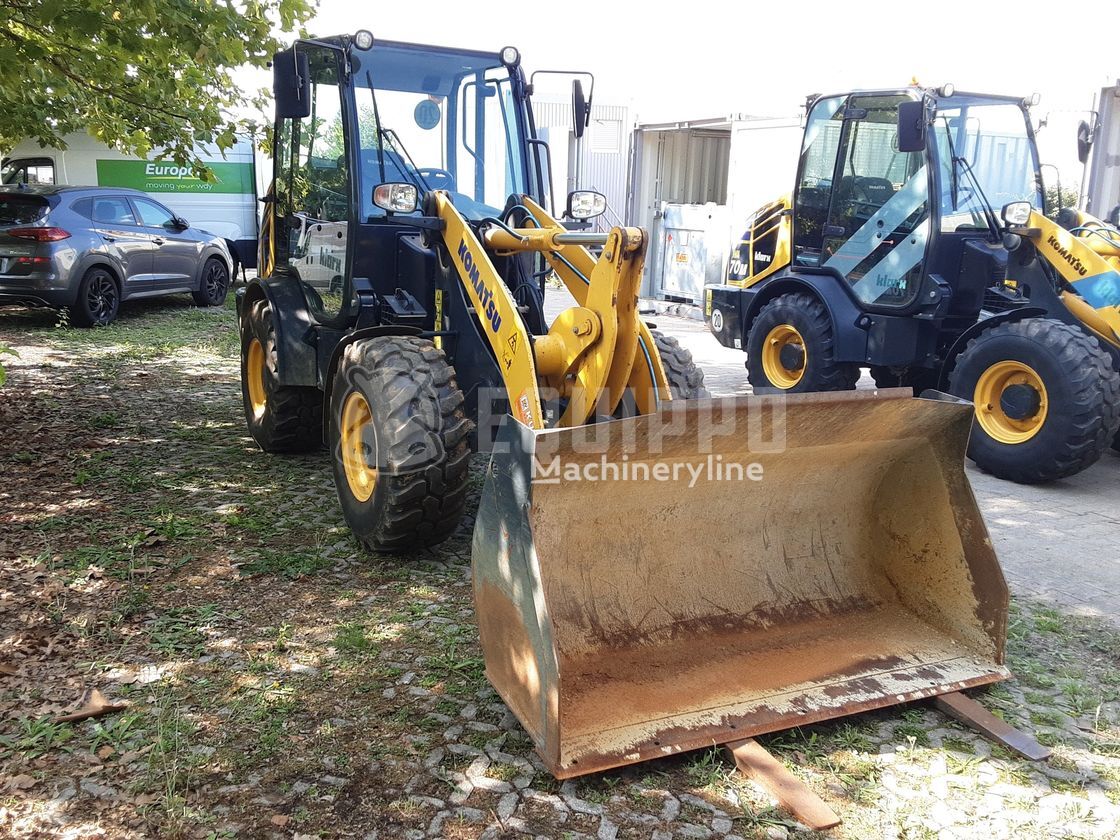 Komatsu WA70M-8E0 with bucket and palletfork prednji utovarivač