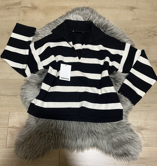 Bershka Nov dzemper