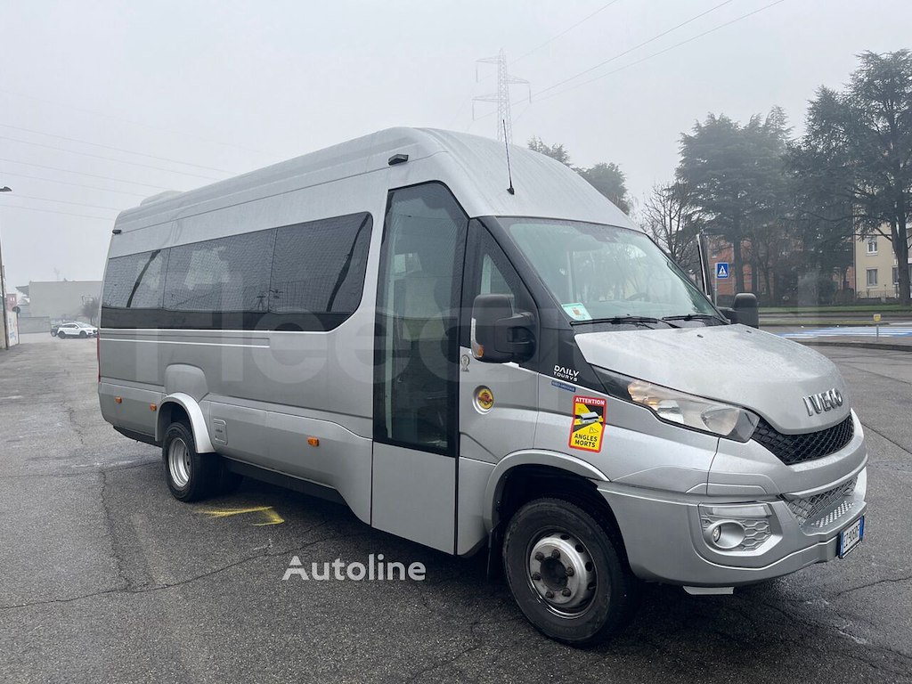 Prodaje se IVECO Daily prigradski autobus na aukciji