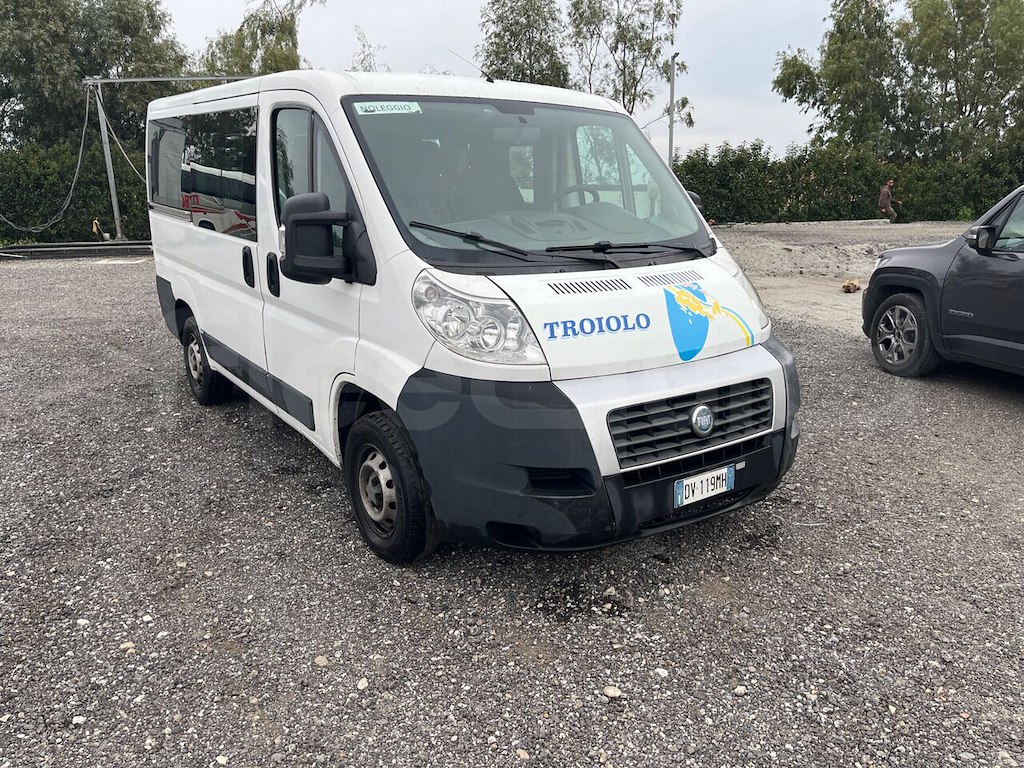 Prodaje se FIAT Ducato putnički minibus na aukciji