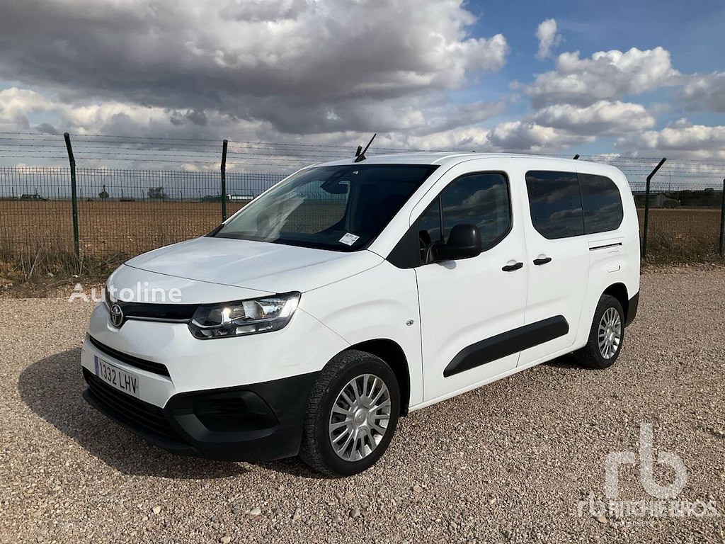 Prodaje se Toyota PROACE CITY VER minivan na aukciji